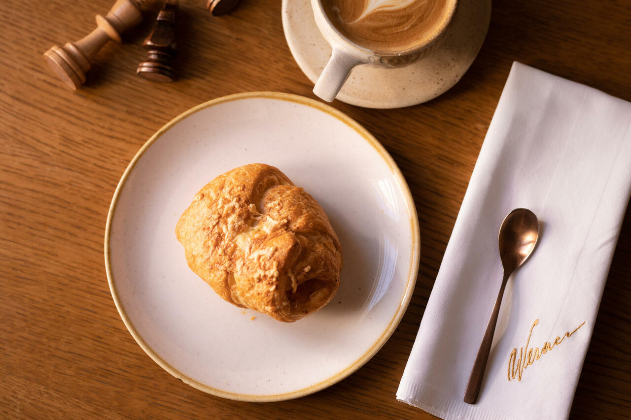 Viineri-cheddari pirukas 100g – Werner kohvik